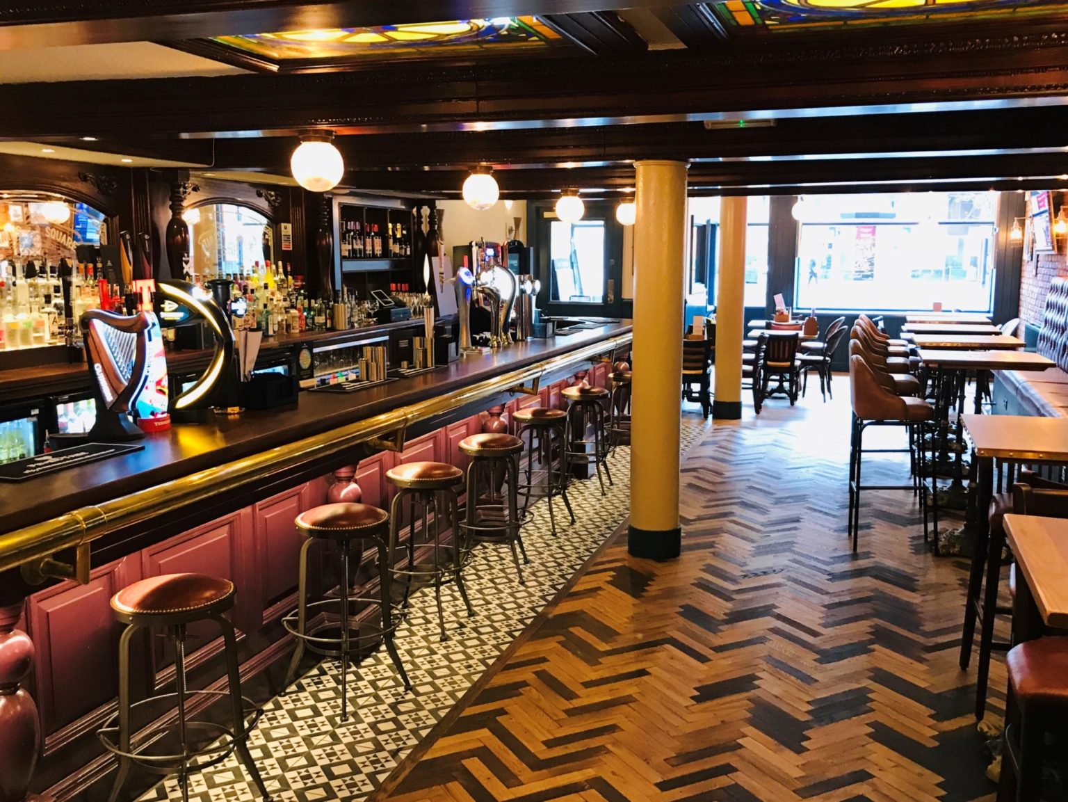 Gallery - Times Square Bar & Diner